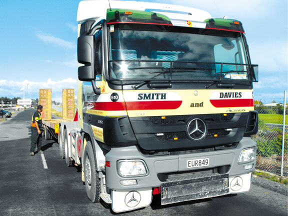 Mercedes-Benz Actros 3355 S truck - Deals on Wheels