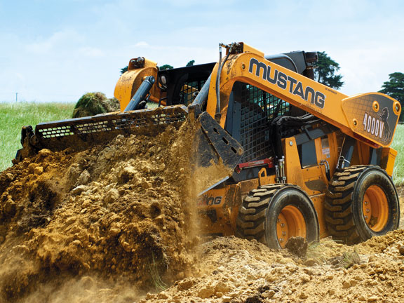 Mustang 4000V "The Beast" skid steer loader review