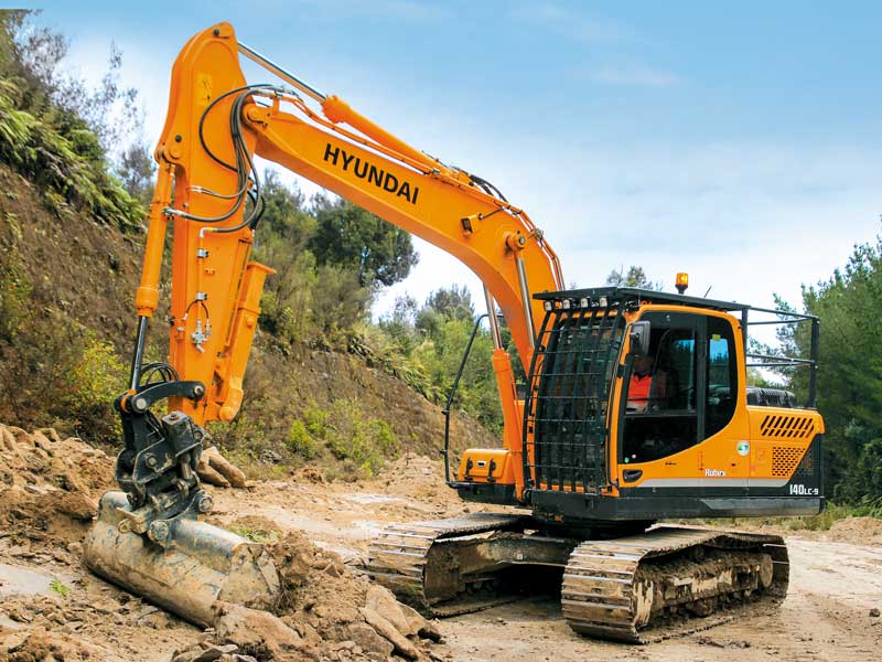 Hyundai R140LC-9 excavator at work at B & D Thom Ltd
