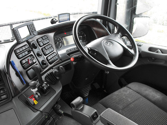 Mercedes-Benz Actros 3355 S truck - Deals on Wheels