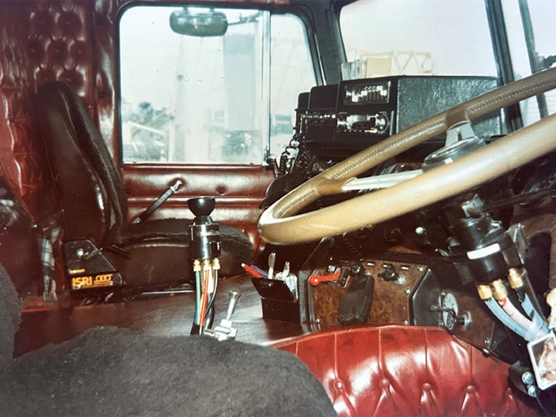 Special feature: Mack Cruiseliner - Deals on Wheels