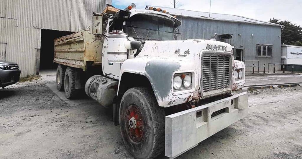 Special feature: Mack R686RST - Deals on Wheels